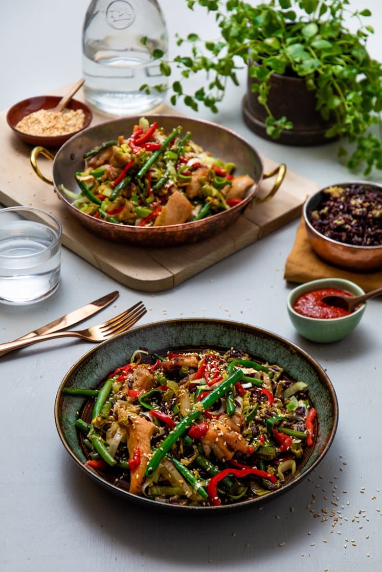 Stekt svart ris med kylling - Oppskrift - Godtlevert