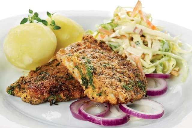 Seibiff med coleslaw - Oppskrift - Godtlevert