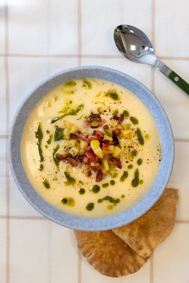 Bakt blomkål- og potetsuppe - Oppskrift - Godtlevert